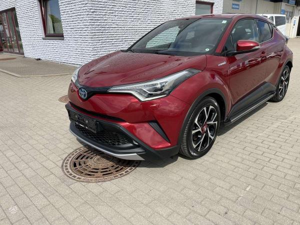 Red Toyota C-HR 2019 in Marijampole, with an engine capacity of 1.80 L and mileage of 180 thousand km for 15900 €, photo 1 on AUTOMOTO.COM.LV