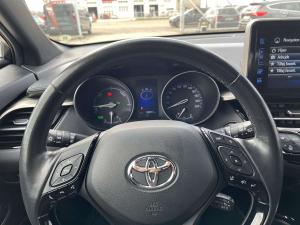 Sarkans Toyota C-HR 2019 Marijampole, ar dzinēja tilpumu 1.80 L un nobraukumu 180 tūkst. km par 15900 €, foto 14 vietnē AUTOMOTO.COM.LV