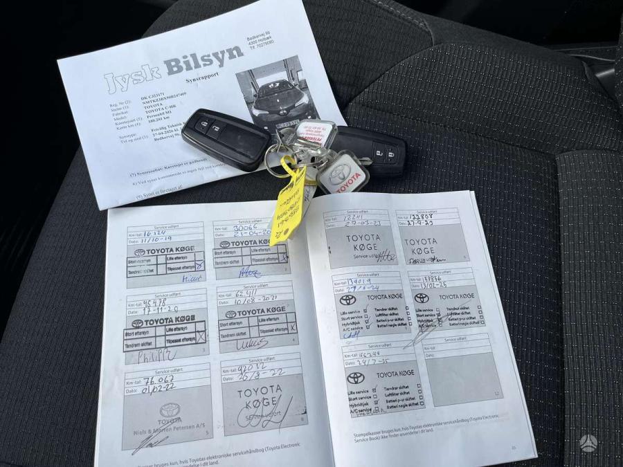 Sarkans Toyota C-HR 2019 Marijampole, ar dzinēja tilpumu 1.80 L un nobraukumu 180 tūkst. km par 15900 €, foto 16 vietnē AUTOMOTO.COM.LV