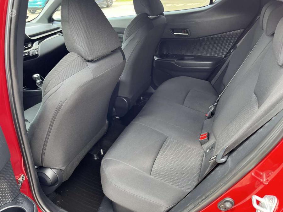 Sarkans Toyota C-HR 2019 Marijampole, ar dzinēja tilpumu 1.80 L un nobraukumu 180 tūkst. km par 15900 €, foto 18 vietnē AUTOMOTO.COM.LV