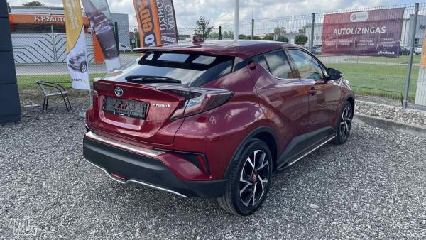 Red Toyota C-HR 2019 in Marijampole, with an engine capacity of 1.80 L and mileage of 180 thousand km for 15900 €, photo 8 on AUTOMOTO.COM.LV