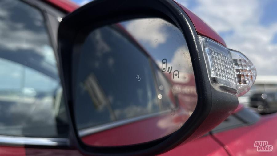 Sarkans Toyota C-HR 2019 Marijampole, ar dzinēja tilpumu 1.80 L un nobraukumu 180 tūkst. km par 15900 €, foto 13 vietnē AUTOMOTO.COM.LV