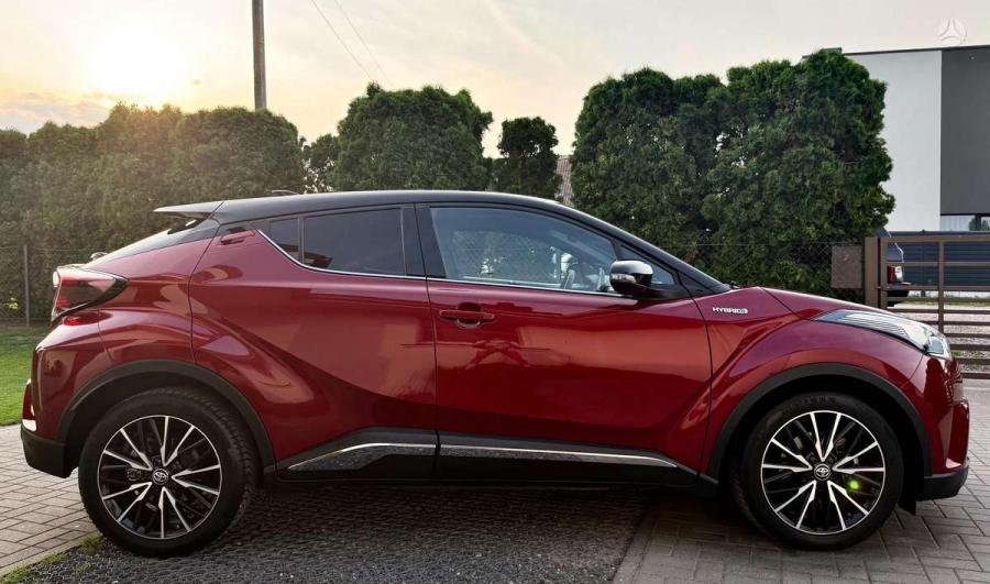 Красный Тойота C-HR 2019 в Каунас, объемом двигателя 1.80 л и пробегом 186 тыс. км за 16850 €, фото 17 на AUTOMOTO.COM.LV