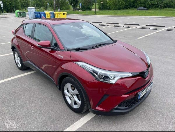 Red Toyota C-HR 2019 in Kaunas, with an engine capacity of 1.80 L and mileage of 150 thousand km for 16333 €, photo 3 on AUTOMOTO.COM.LV