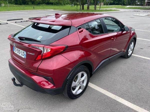 Red Toyota C-HR 2019 in Kaunas, with an engine capacity of 1.80 L and mileage of 150 thousand km for 16333 €, photo 4 on AUTOMOTO.COM.LV