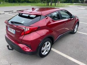 Красный Тойота C-HR 2019 в Каунас, объемом двигателя 1.80 л и пробегом 150 тыс. км за 16333 €, фото 4 на AUTOMOTO.COM.LV