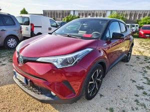 Sarkans Toyota C-HR 2019 Panevēža, ar dzinēja tilpumu 1.80 L un nobraukumu 180 tūkst. km par 15900 €, foto  vietnē AUTOMOTO.COM.LV
