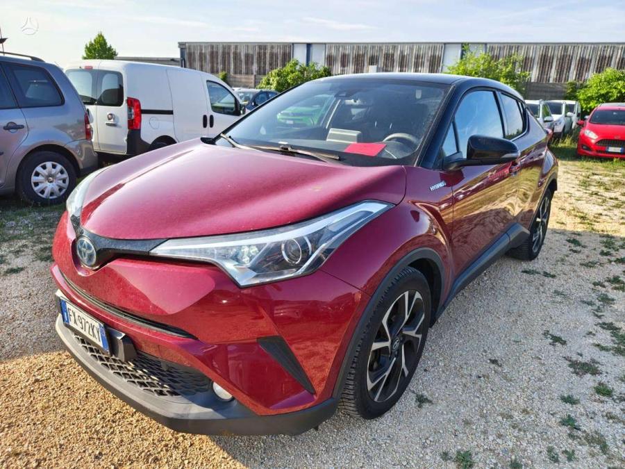 Sarkans Toyota C-HR 2019 Panevēža, ar dzinēja tilpumu 1.80 L un nobraukumu 180 tūkst. km par 15900 €, foto 1 vietnē AUTOMOTO.COM.LV