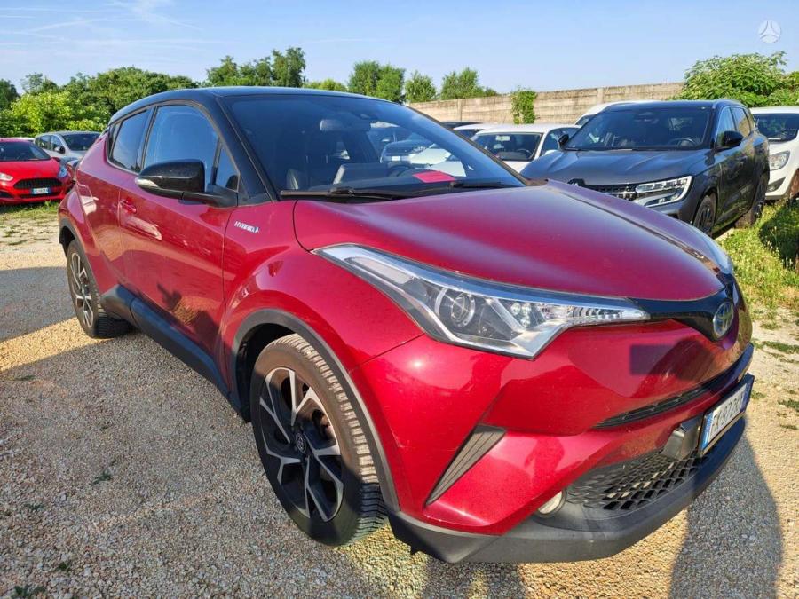 Sarkans Toyota C-HR 2019 Panevēža, ar dzinēja tilpumu 1.80 L un nobraukumu 180 tūkst. km par 15900 €, foto 3 vietnē AUTOMOTO.COM.LV