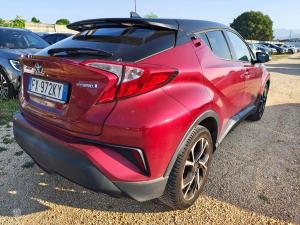 Sarkans Toyota C-HR 2019 Panevēža, ar dzinēja tilpumu 1.80 L un nobraukumu 180 tūkst. km par 15900 €, foto 4 vietnē AUTOMOTO.COM.LV
