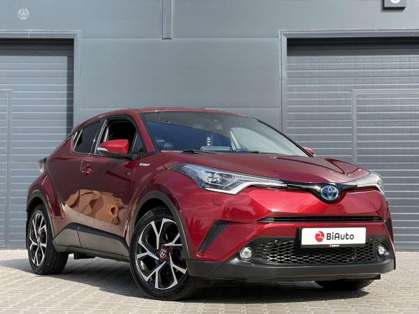 Red Toyota C-HR 2019 in Utena, with an engine capacity of 1.80 L and mileage of 200 thousand km for 15350 €, photo 2 on AUTOMOTO.COM.LV