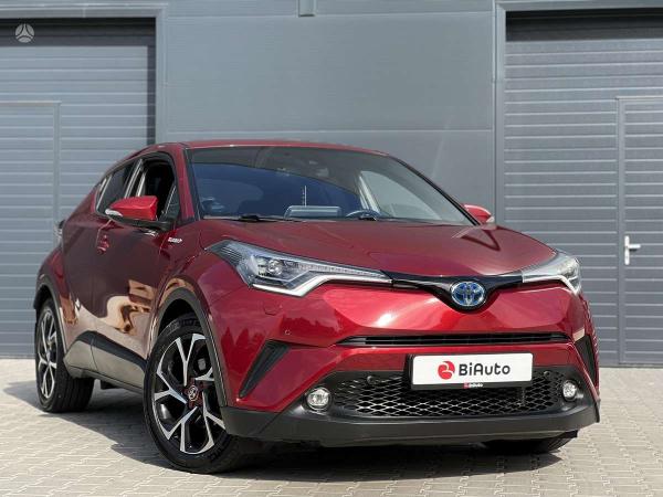 Red Toyota C-HR 2019 in Utena, with an engine capacity of 1.80 L and mileage of 200 thousand km for 15350 €, photo 4 on AUTOMOTO.COM.LV