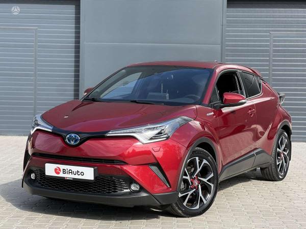 Red Toyota C-HR 2019 in Utena, with an engine capacity of 1.80 L and mileage of 200 thousand km for 15350 €, photo 10 on AUTOMOTO.COM.LV