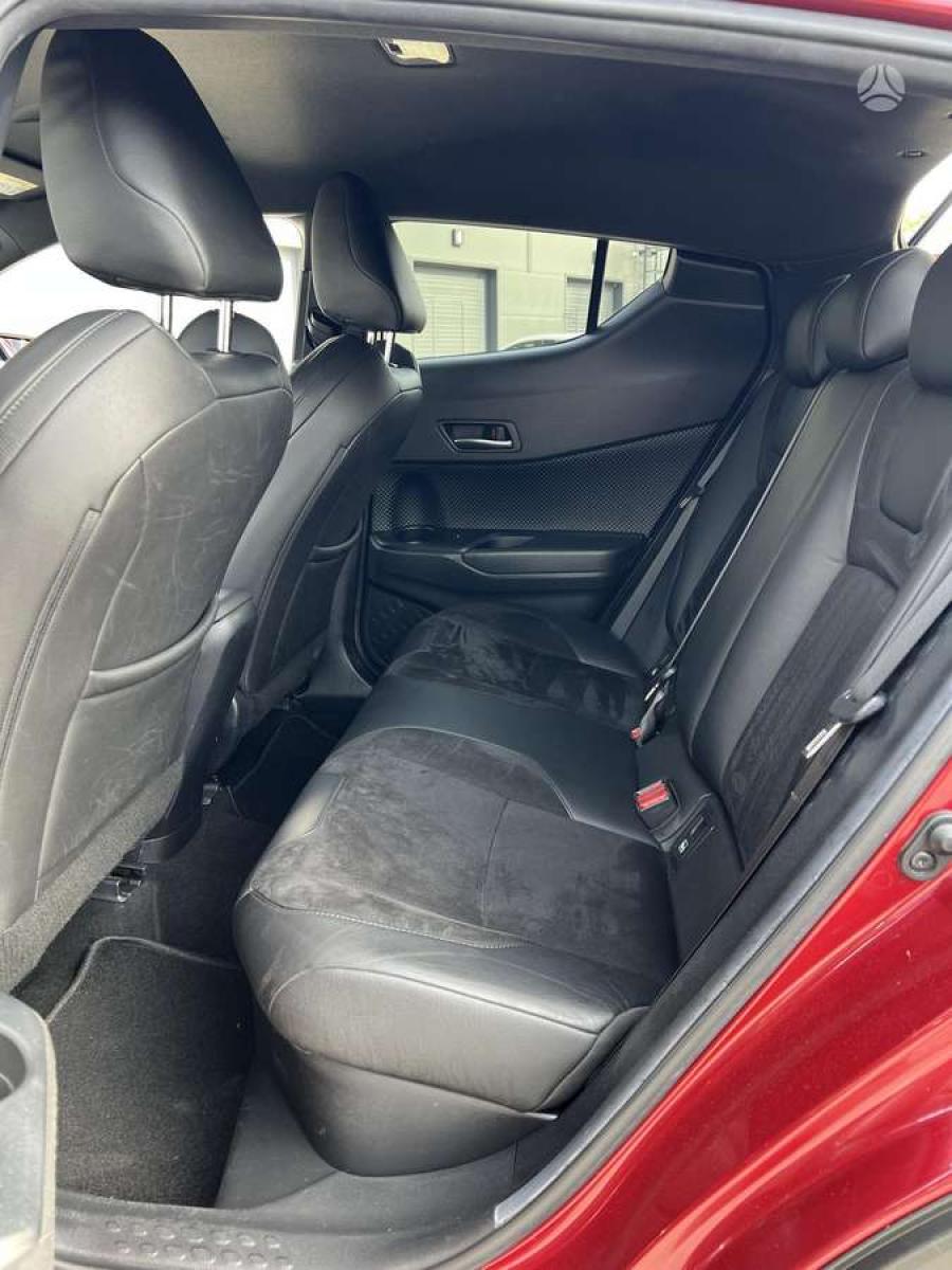 Sarkans Toyota C-HR 2019 Utena, ar dzinēja tilpumu 1.80 L un nobraukumu 200 tūkst. km par 15350 €, foto 29 vietnē AUTOMOTO.COM.LV