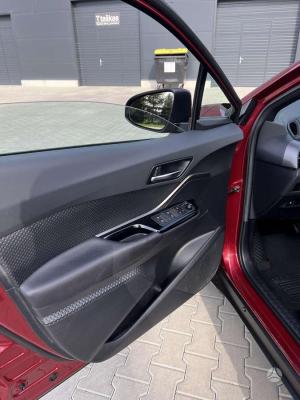 Sarkans Toyota C-HR 2019 Utena, ar dzinēja tilpumu 1.80 L un nobraukumu 200 tūkst. km par 15350 €, foto 30 vietnē AUTOMOTO.COM.LV