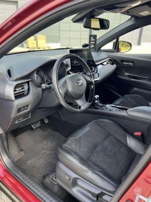 Sarkans Toyota C-HR 2019 Utena, ar dzinēja tilpumu 1.80 L un nobraukumu 200 tūkst. km par 15350 €, foto 32 vietnē AUTOMOTO.COM.LV
