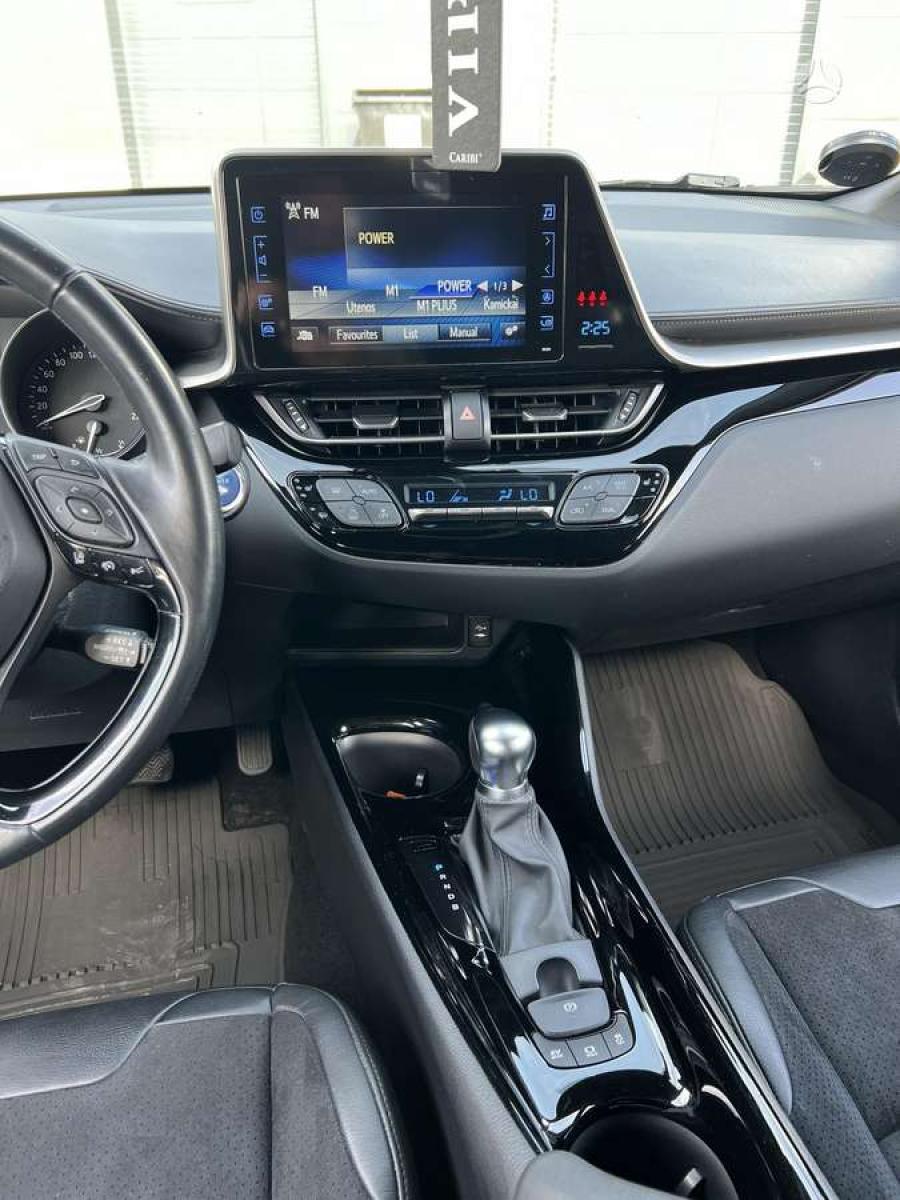 Sarkans Toyota C-HR 2019 Utena, ar dzinēja tilpumu 1.80 L un nobraukumu 200 tūkst. km par 15350 €, foto 41 vietnē AUTOMOTO.COM.LV