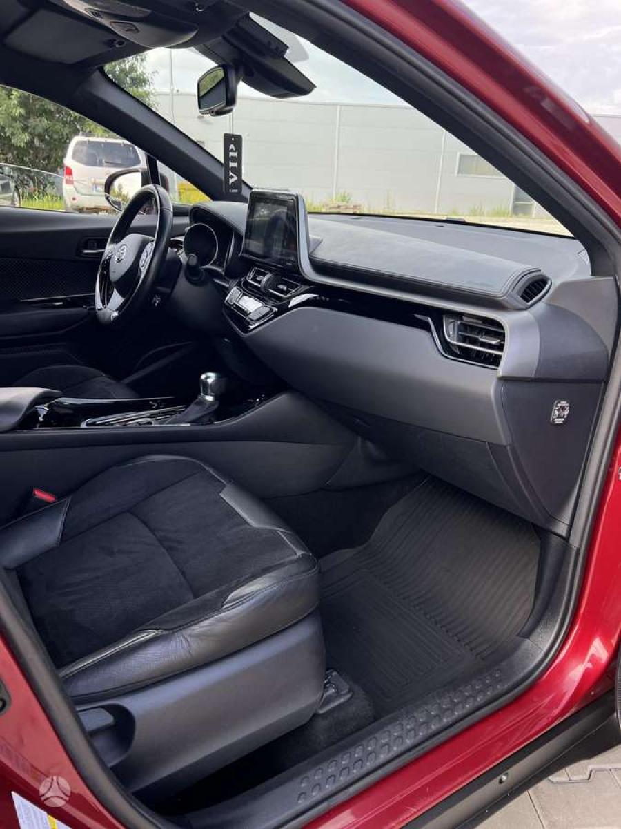 Sarkans Toyota C-HR 2019 Utena, ar dzinēja tilpumu 1.80 L un nobraukumu 200 tūkst. km par 15350 €, foto 44 vietnē AUTOMOTO.COM.LV