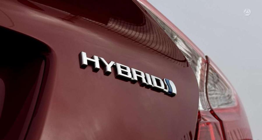 Красный Тойота C-HR 2019 в Паневежис, объемом двигателя 1.80 л и пробегом 180 тыс. км за 15900 €, фото 8 на AUTOMOTO.COM.LV