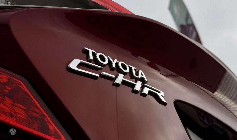 Красный Тойота C-HR 2019 в Паневежис, объемом двигателя 1.80 л и пробегом 180 тыс. км за 15900 €, фото 11 на AUTOMOTO.COM.LV