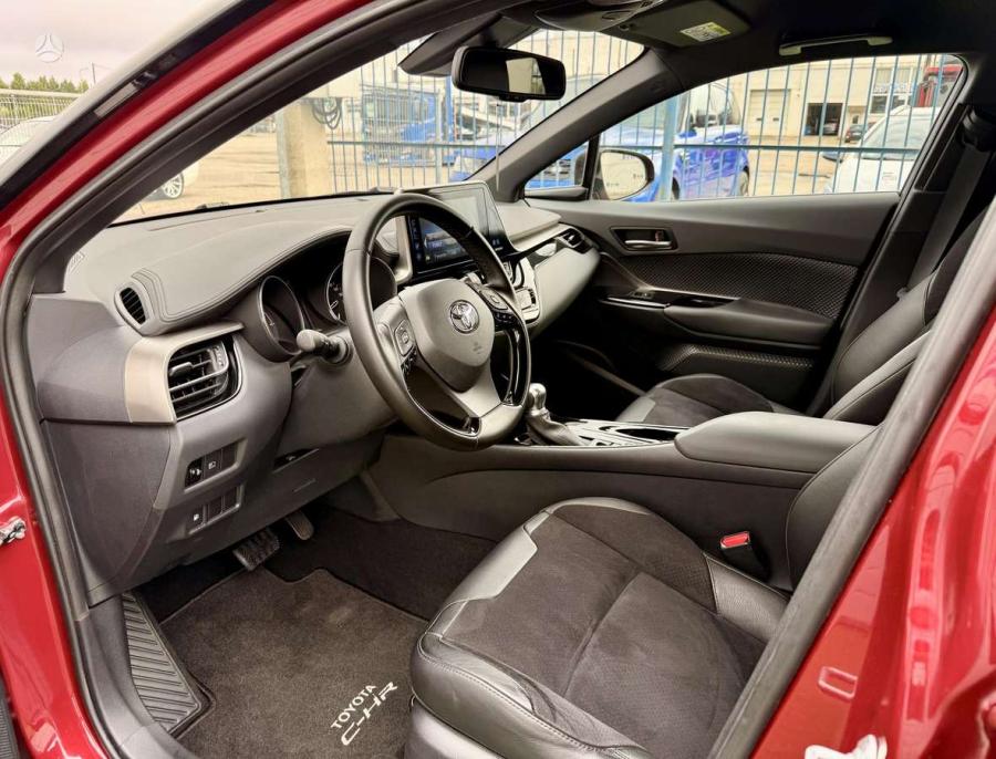Красный Тойота C-HR 2019 в Паневежис, объемом двигателя 1.80 л и пробегом 180 тыс. км за 15900 €, фото 14 на AUTOMOTO.COM.LV