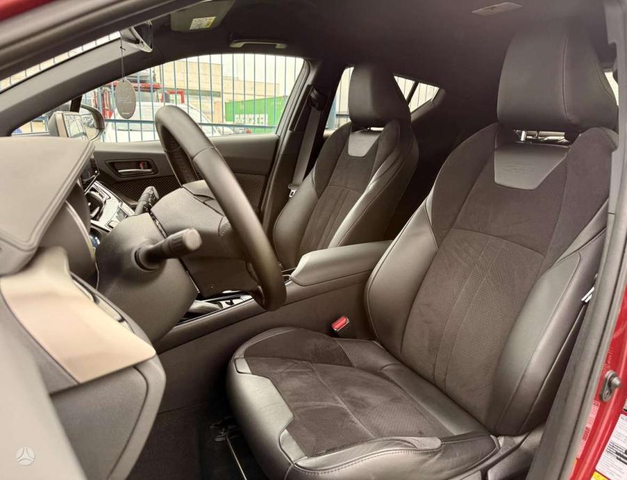 Красный Тойота C-HR 2019 в Паневежис, объемом двигателя 1.80 л и пробегом 180 тыс. км за 15900 €, фото 15 на AUTOMOTO.COM.LV