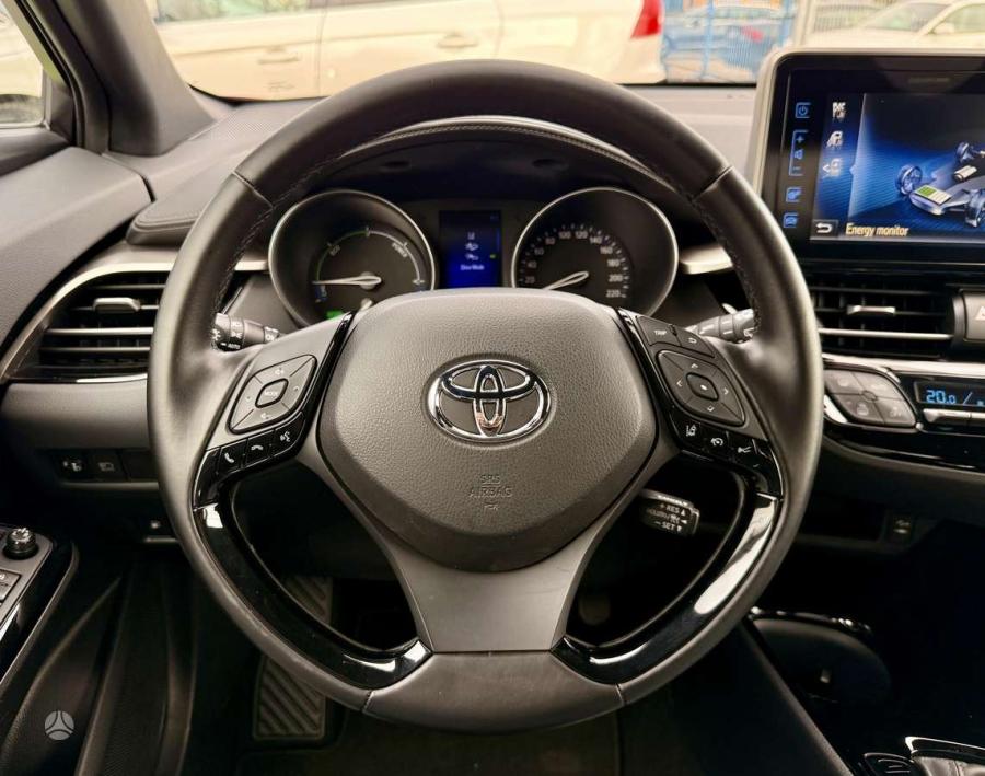 Красный Тойота C-HR 2019 в Паневежис, объемом двигателя 1.80 л и пробегом 180 тыс. км за 15900 €, фото 18 на AUTOMOTO.COM.LV