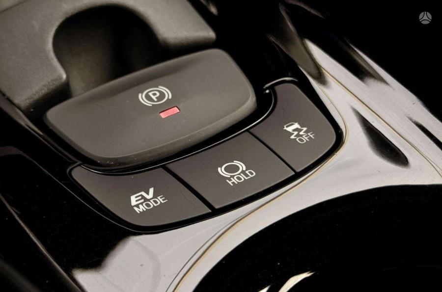 Красный Тойота C-HR 2019 в Паневежис, объемом двигателя 1.80 л и пробегом 180 тыс. км за 15900 €, фото 28 на AUTOMOTO.COM.LV