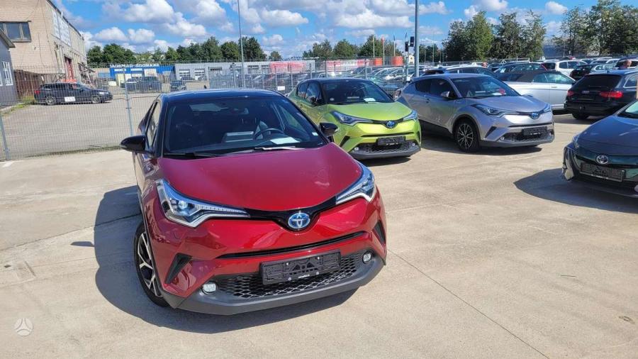 Sarkans Toyota C-HR 2019 Šauļi, ar dzinēja tilpumu 1.80 L un nobraukumu 131 tūkst. km par 16300 €, foto 4 vietnē AUTOMOTO.COM.LV