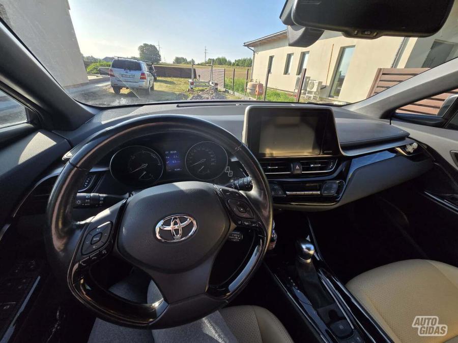 Sarkans Toyota C-HR 2019 Šilutė, ar dzinēja tilpumu 1.80 L un nobraukumu 45 tūkst. km par 21500 €, foto 8 vietnē AUTOMOTO.COM.LV
