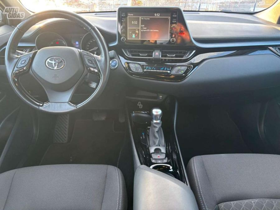 Red Toyota C-HR 2020 in Kaunas, with an engine capacity of 2.00 L and mileage of 42 thousand km for 24862 €, photo 11 on AUTOMOTO.COM.LV