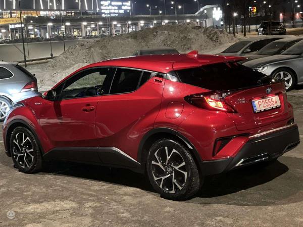 Sarkans Toyota C-HR 2020 Viļņa, ar dzinēja tilpumu 1.99 L un nobraukumu 113 tūkst. km par 20 €, foto 9 vietnē AUTOMOTO.COM.LV