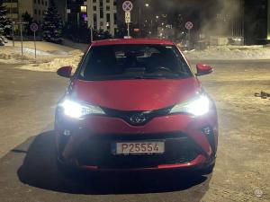 Red Toyota C-HR 2020 in Vilnius, with an engine capacity of 1.99 L and mileage of 113 thousand km for 20000 €, photo 2 on AUTOMOTO.COM.LV