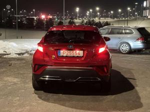 Red Toyota C-HR 2020 in Vilnius, with an engine capacity of 1.99 L and mileage of 113 thousand km for 20000 €, photo 7 on AUTOMOTO.COM.LV