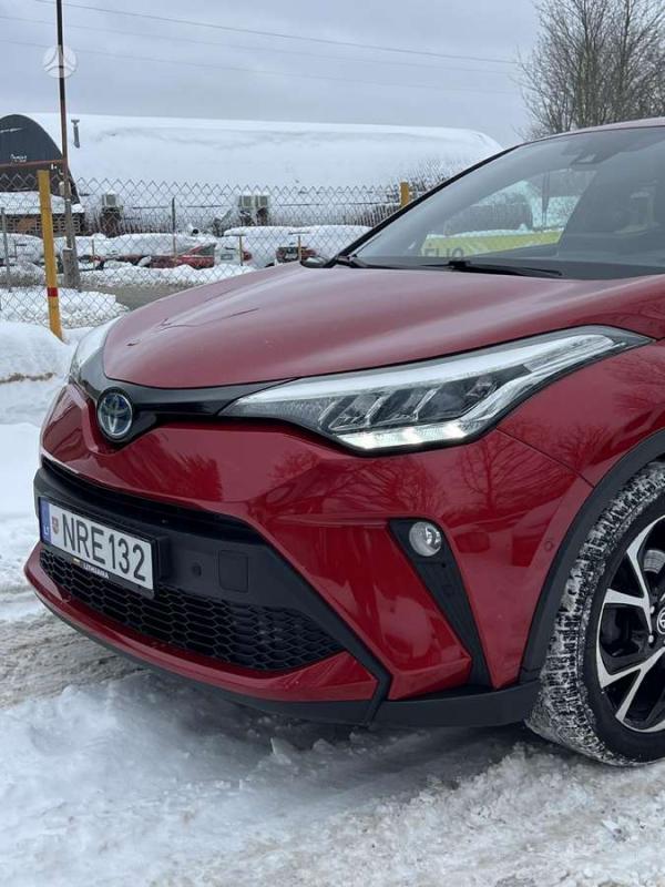 Sarkans Toyota C-HR 2020 Viļņa, ar dzinēja tilpumu 1.99 L un nobraukumu 113 tūkst. km par 21000 €, foto 2 vietnē AUTOMOTO.COM.LV
