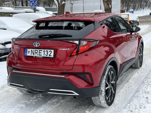 Красный Тойота C-HR 2020 в Вильнюс, объемом двигателя 2.00 л и пробегом 113 тыс. км за 21000 €, фото 7 на AUTOMOTO.COM.LV