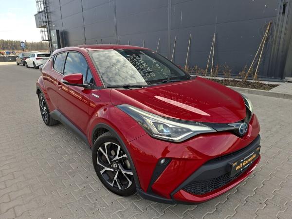 Red Toyota C-HR 2020 in Vilnius, with an engine capacity of 1.80 L and mileage of 179 thousand km for 17950 €, photo 3 on AUTOMOTO.COM.LV