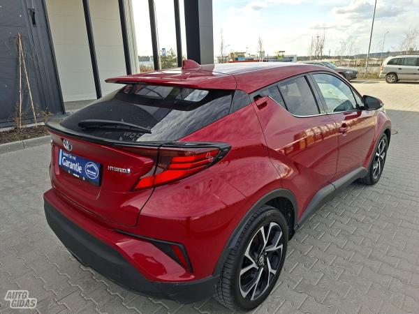 Red Toyota C-HR 2020 in Vilnius, with an engine capacity of 1.80 L and mileage of 179 thousand km for 17950 €, photo 9 on AUTOMOTO.COM.LV