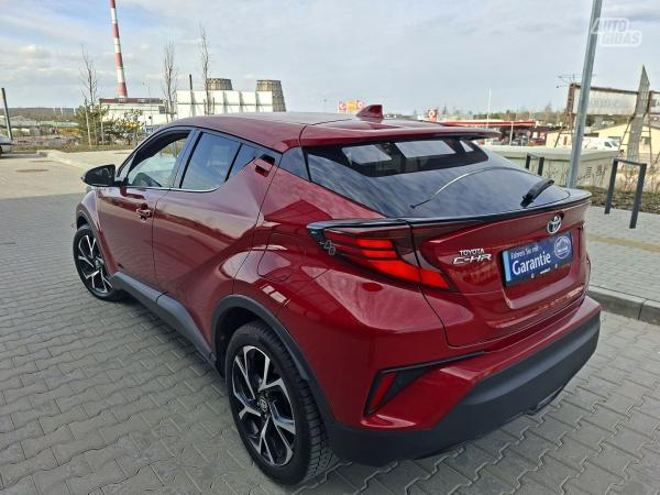 Sarkans Toyota C-HR 2020 Viļņa, ar dzinēja tilpumu 1.80 L un nobraukumu 179 tūkst. km par 17600 €, foto 4 vietnē AUTOMOTO.COM.LV
