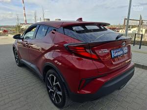Red Toyota C-HR 2020 in Vilnius, with an engine capacity of 1.80 L and mileage of 179 thousand km for 17600 €, photo 11 on AUTOMOTO.COM.LV