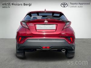 Red Toyota C-HR 2020 in Riga, with an engine capacity of 1.20 L and mileage of 178 thousand km for 15990 €, photo 5 on AUTOMOTO.COM.LV