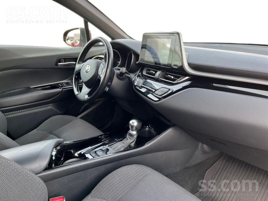 Red Toyota C-HR 2020 in Riga, with an engine capacity of 1.20 L and mileage of 178 thousand km for 15990 €, photo 7 on AUTOMOTO.COM.LV