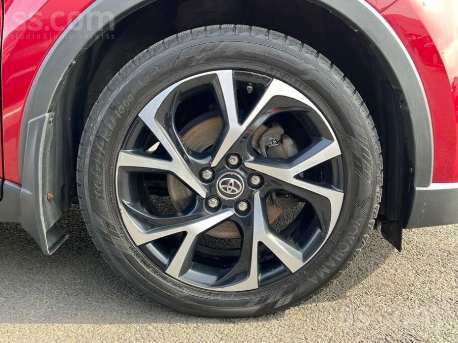 Red Toyota C-HR 2020 in Riga, with an engine capacity of 1.20 L and mileage of 178 thousand km for 15990 €, photo 21 on AUTOMOTO.COM.LV