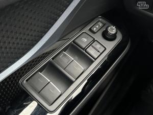 Красный Тойота C-HR 2020 в Каунас, объемом двигателя 2.00 л и пробегом 127 тыс. км за 22771 €, фото 17 на AUTOMOTO.COM.LV