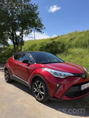 Красный Тойота C-HR 2020 в Даугавпилс, объемом двигателя 1.80 л и пробегом 100 тыс. км за 18500 €, фото 3 на AUTOMOTO.COM.LV
