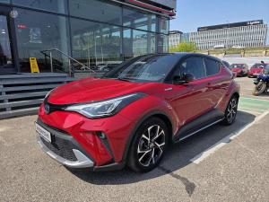 Sarkans Toyota C-HR 2020 Viļņa, ar dzinēja tilpumu 1.99 L un nobraukumu 74 tūkst. km par 24750 €, foto  vietnē AUTOMOTO.COM.LV