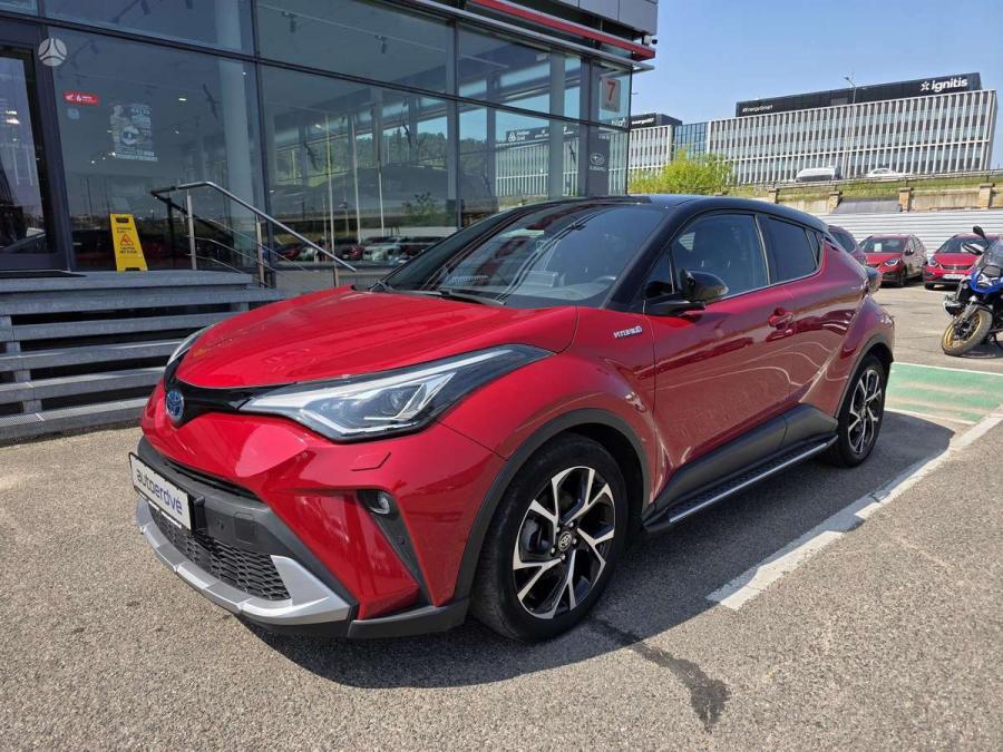 Sarkans Toyota C-HR 2020 Viļņa, ar dzinēja tilpumu 1.99 L un nobraukumu 74 tūkst. km par 24750 €, foto 1 vietnē AUTOMOTO.COM.LV