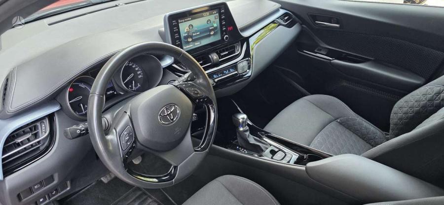 Sarkans Toyota C-HR 2020 Viļņa, ar dzinēja tilpumu 1.99 L un nobraukumu 74 tūkst. km par 24750 €, foto 18 vietnē AUTOMOTO.COM.LV