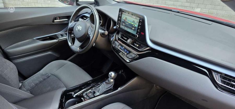 Sarkans Toyota C-HR 2020 Viļņa, ar dzinēja tilpumu 1.99 L un nobraukumu 74 tūkst. km par 24750 €, foto 21 vietnē AUTOMOTO.COM.LV