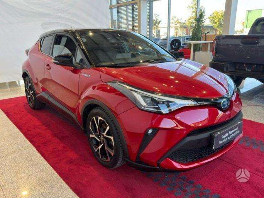 Red Toyota C-HR 2020 in Siauliai, with an engine capacity of 1.80 L and mileage of 87 thousand km for 21900 €, photo 3 on AUTOMOTO.COM.LV